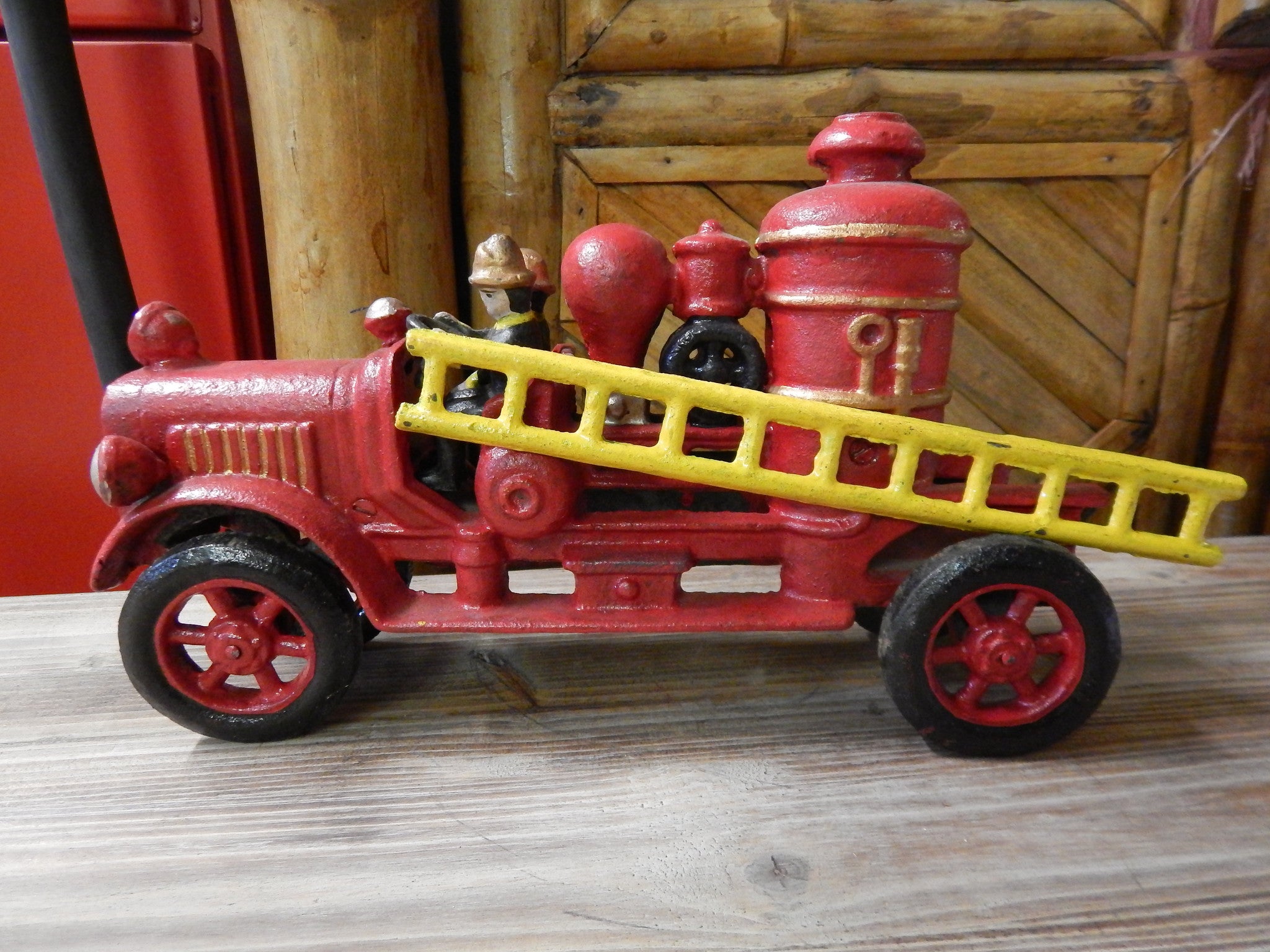 Cast Iron Fire Truck - Hubley Fire Engine – Jantiques LLC.